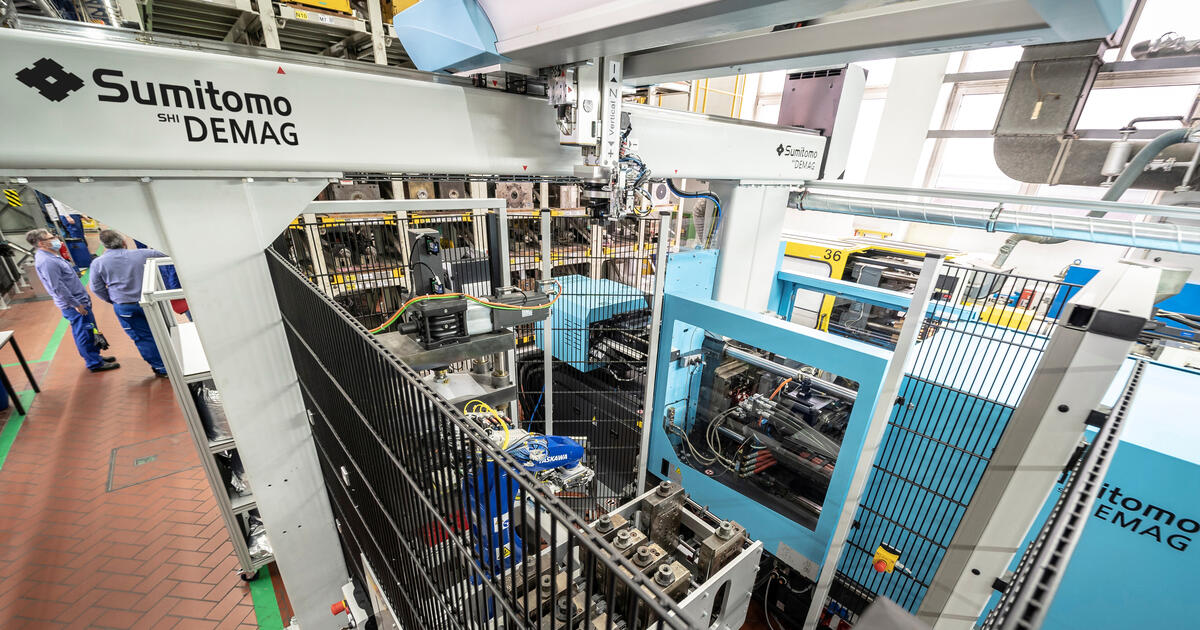 Joint development of a moulding cell for testing with high performance ...